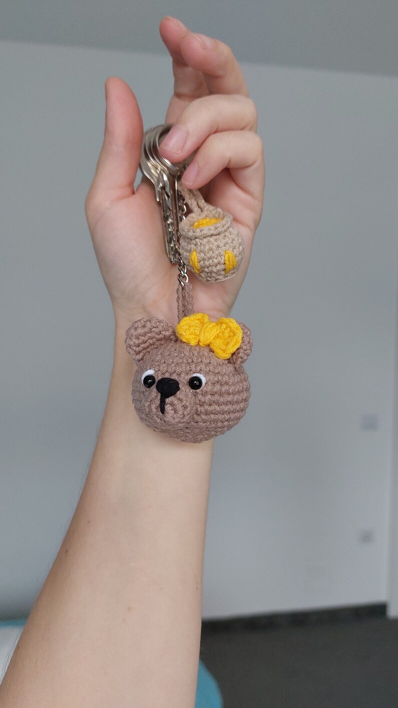 Bear and Honey Keychain - Crochet Pattern /// BEGINNER FRIENDLY ...