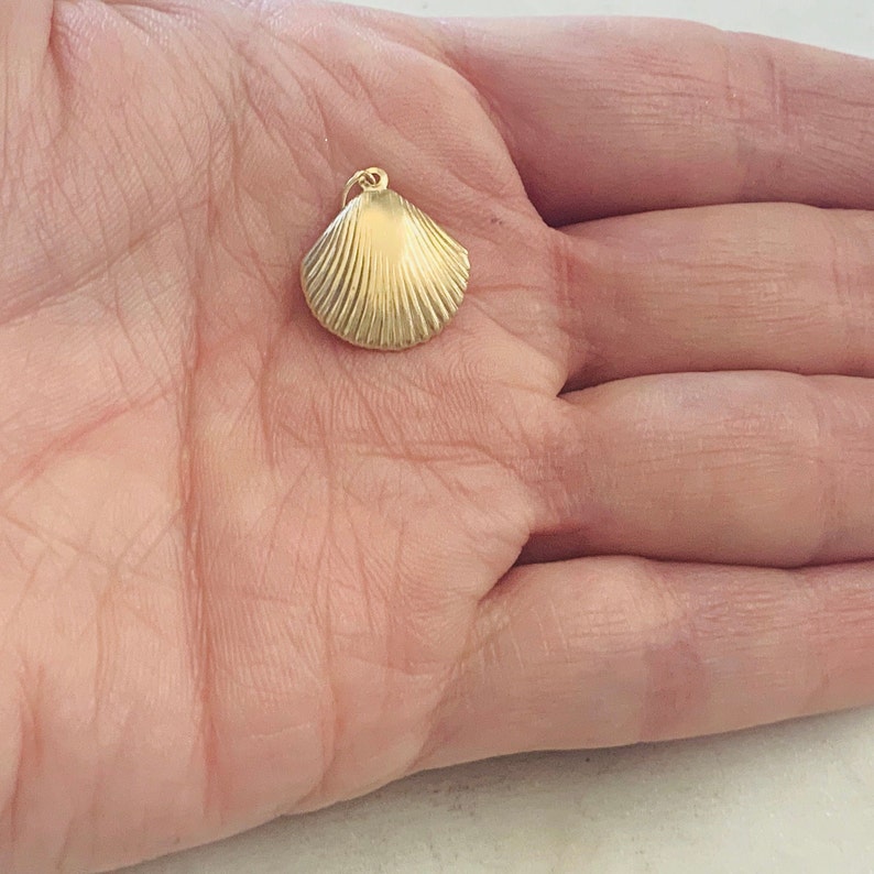 14K Gold Filled Lightweight Seashell Ocean Nautical Charm | Etsy