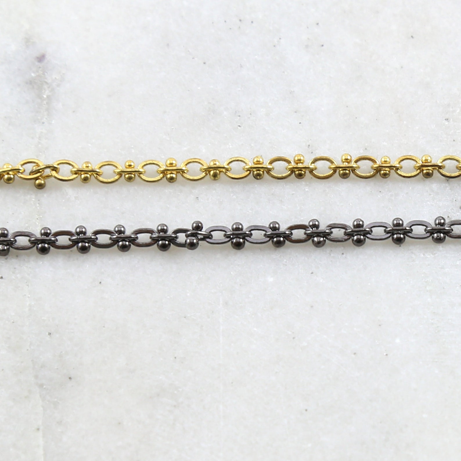 Base Metal Chain Small Oval With Decorate Barbells Chain in Shiny Gold ...