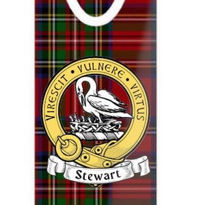 Leslie Crest Badge PNG | Leslie Clan Family Crest & Coat of Arms ...