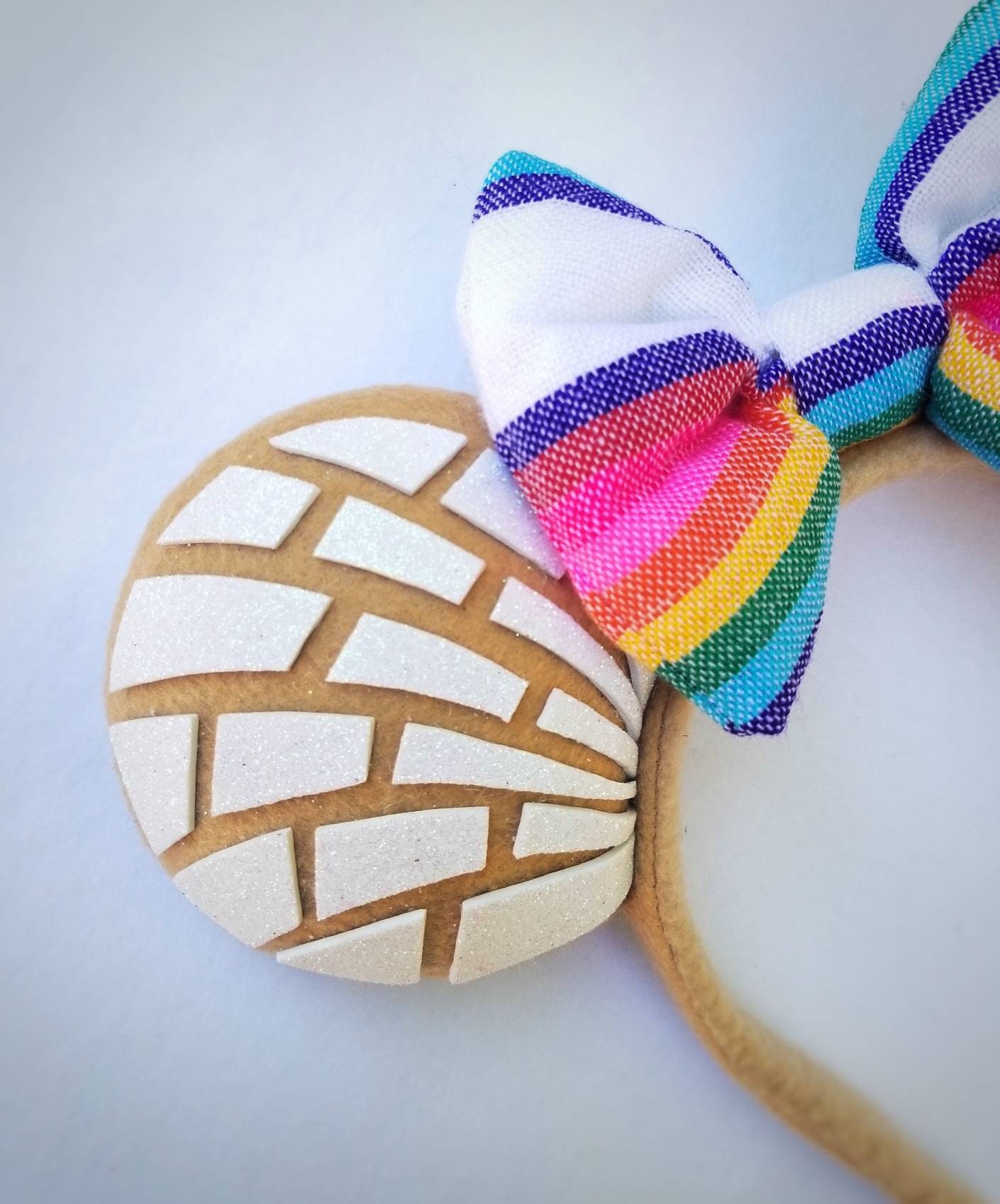 White Glitter Concha With Serape Bow Minnie Mouse Ears | Etsy