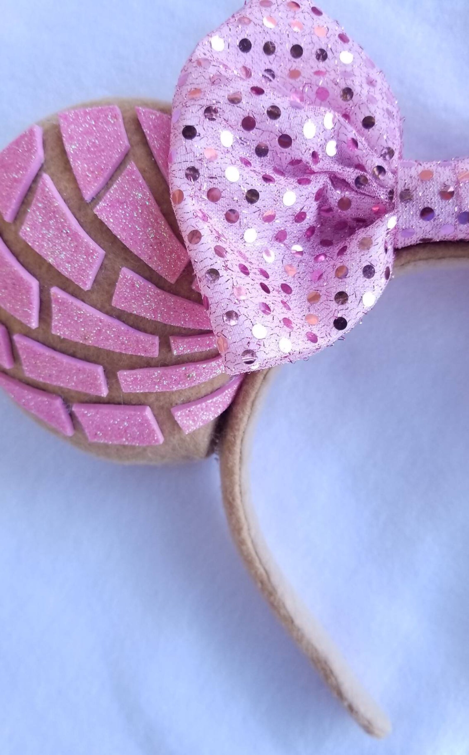 Light Pink Glitter Conchas With Hot Pink Bow Minnie Mouse - Etsy