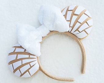 Light Pink Glitter Concha With Sequins Bow Minnie Mouse Ears - Etsy