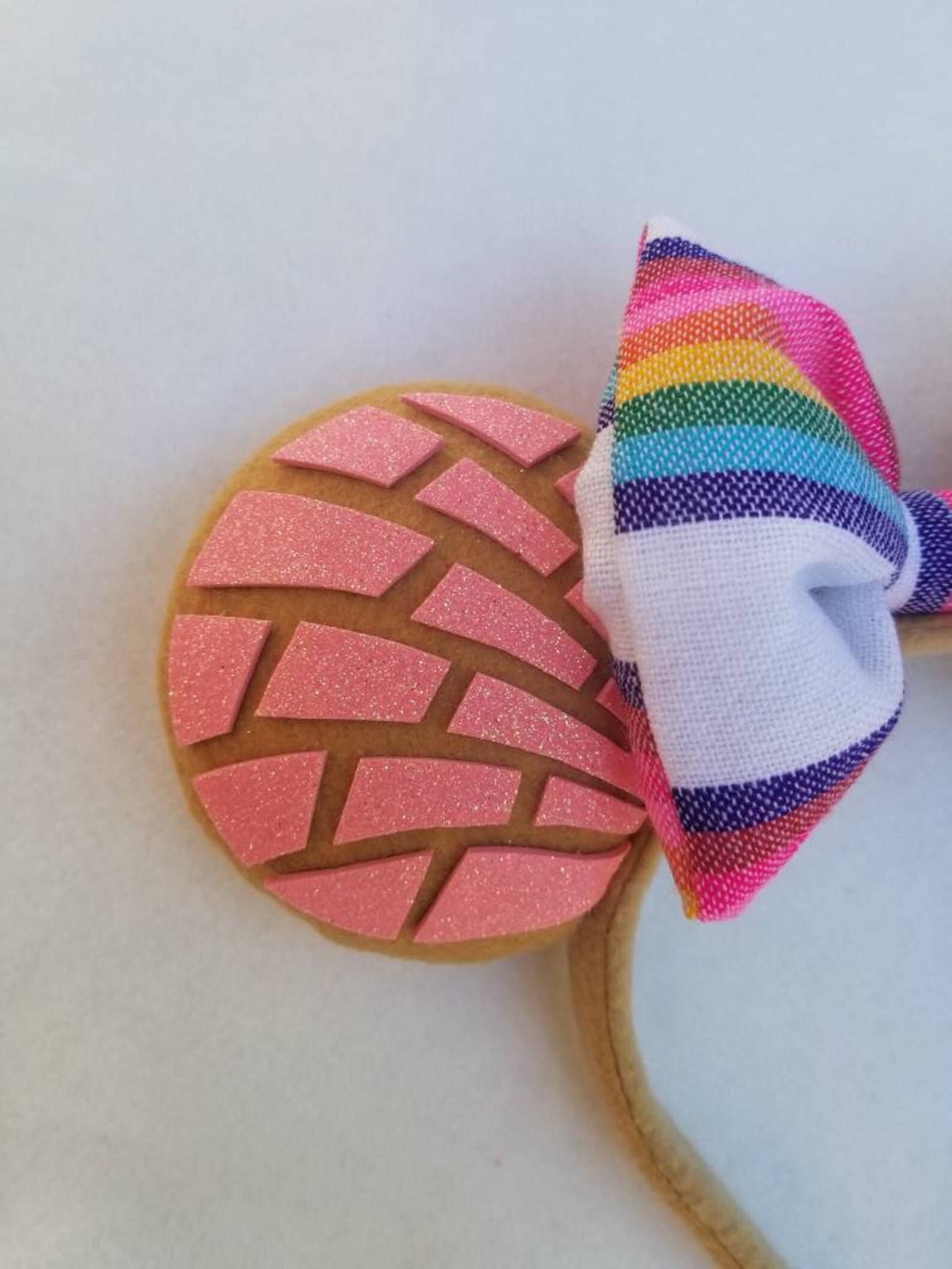 Pink Glitter Concha With a Serape Bow Minnie Ear - Etsy