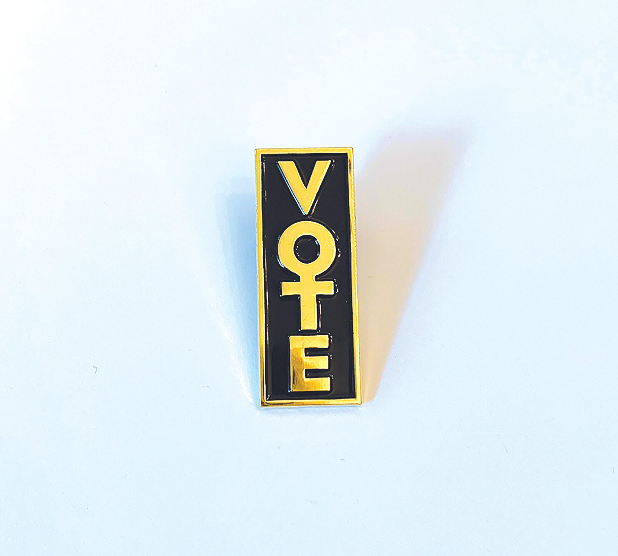 Feminist Vote Pin profits donated to aclu.org - Etsy.de