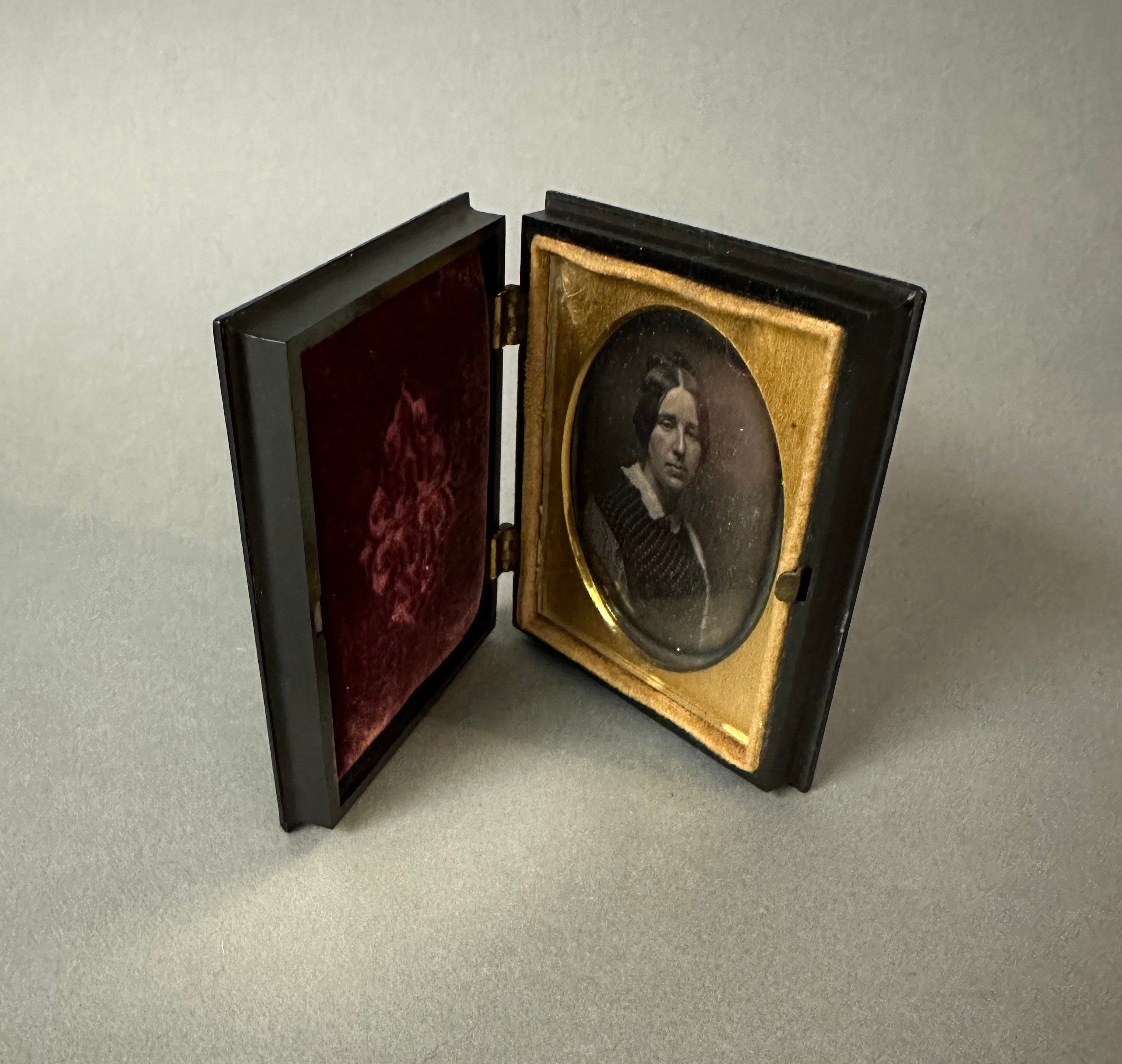 Antique Daguerreotype Portrait of a Woman in Gutta Percha Case 19th C ...