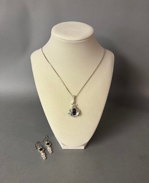 Blue stone pendant set with earring store