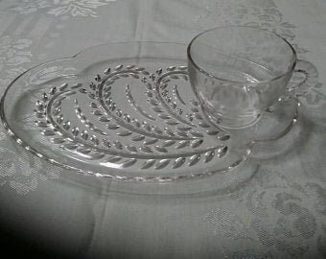 Clear Federal Glass 8-piece Snack Set of 4 Cups & 4 Plates in the ...