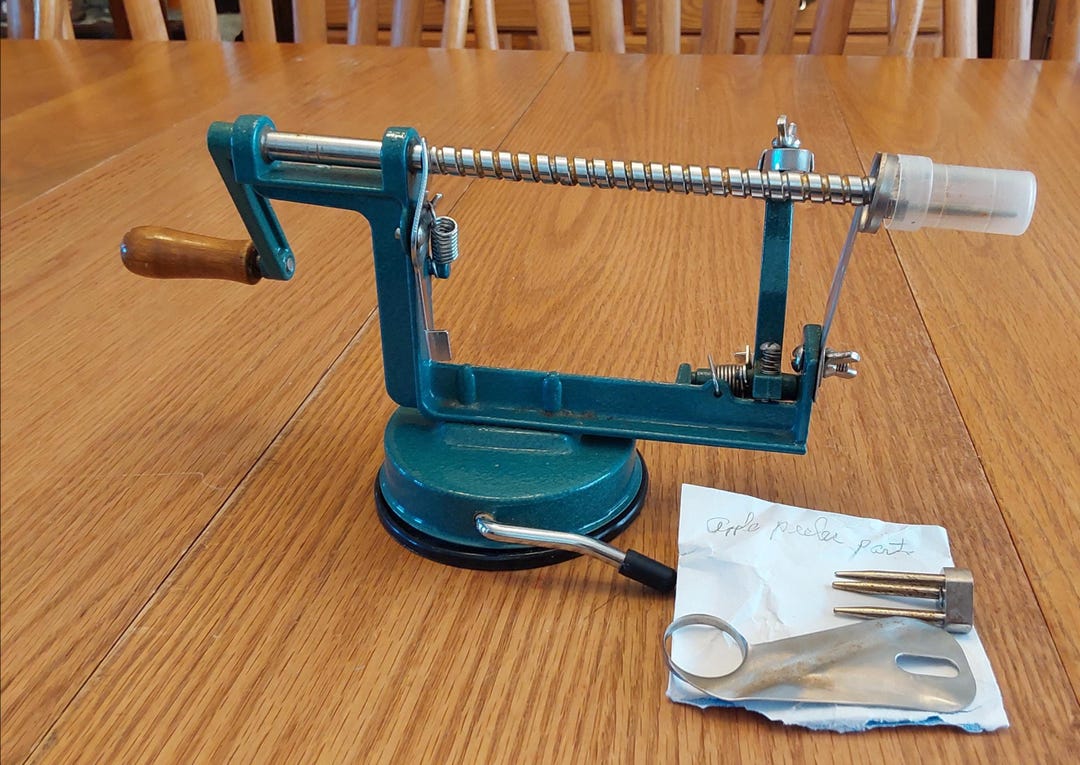 A Green Kitchen Collection Apple Peeler, Corer, Slicer That is 12 ...