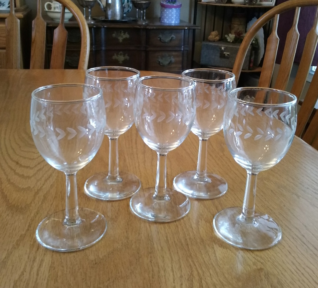 A Matching Set of 5 Stemmed Anchor Hocking 6 Oz Etched Laurel Wreath ...