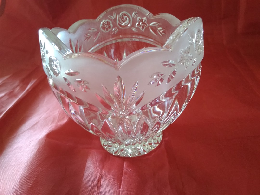 An Oneida Crystal Bowl With a Etched Rose From Near the Scalloped Rim ...