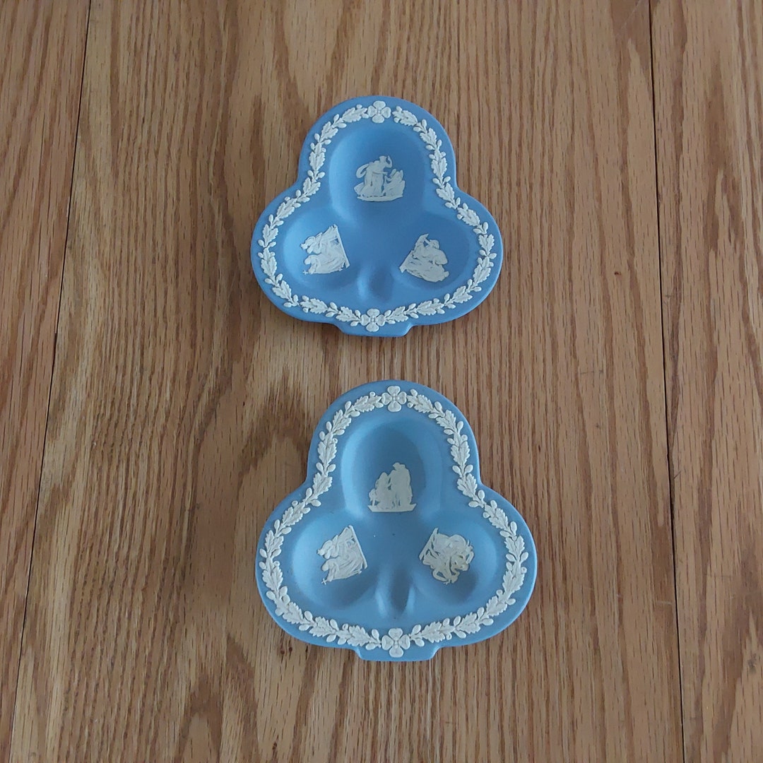 Wedgwood Jasperware 2 Blue Small Clover Shaped Dish With White Carved ...