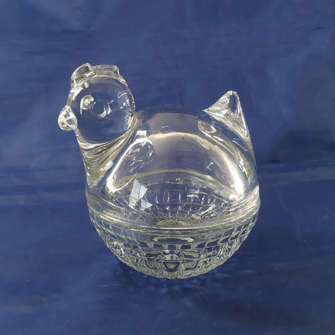 An Anchor Hocking, Clear Glass, Round Hen on a 1/2 Ball Shaped Nest ...
