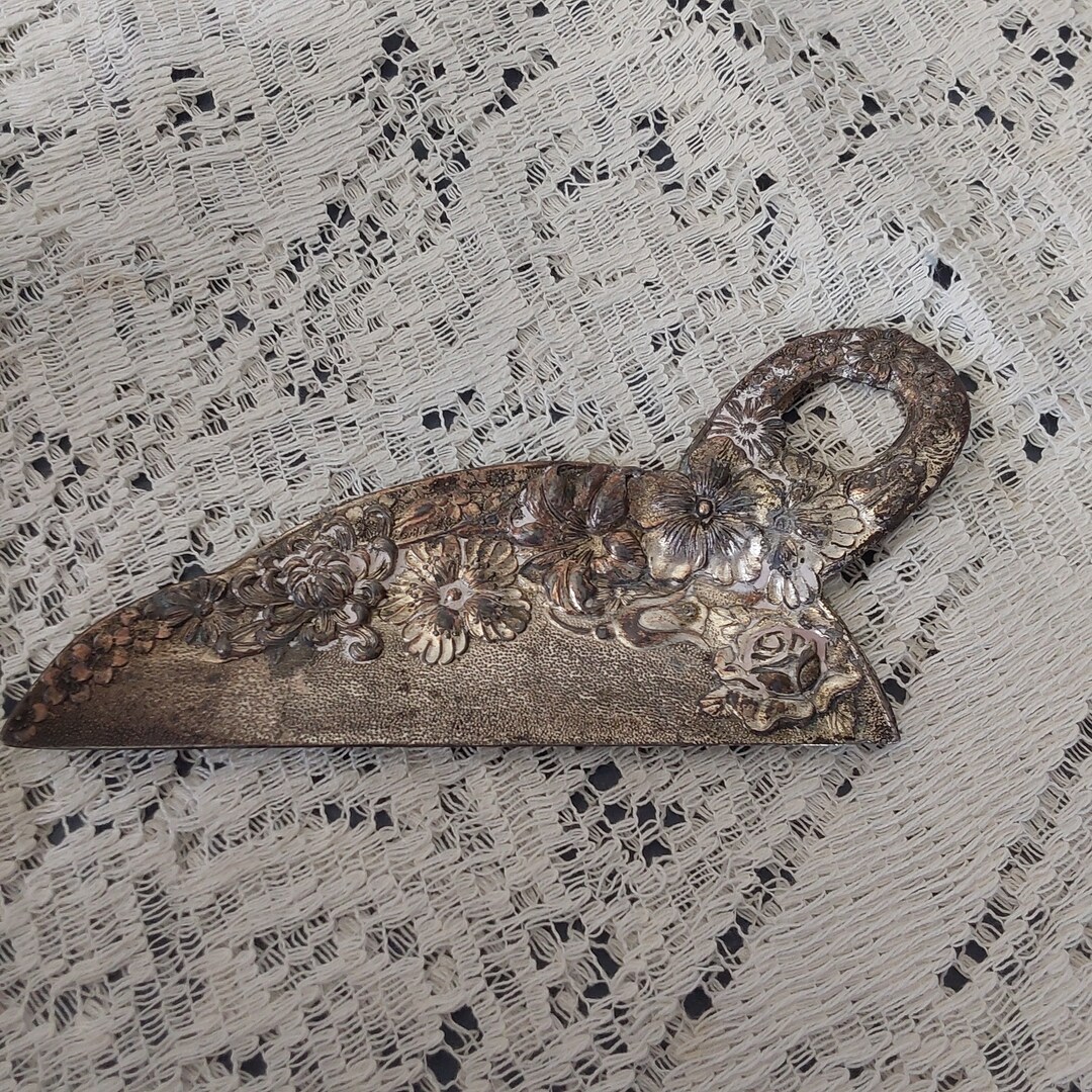 An Antique Butler Crumb Tray Marked tk Made in Japan, Circa 1900s, With ...