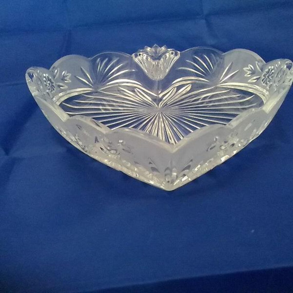 An Oneida Southern Garden Pattern Crystal 8 Inch Heart Dish, With 2 ...