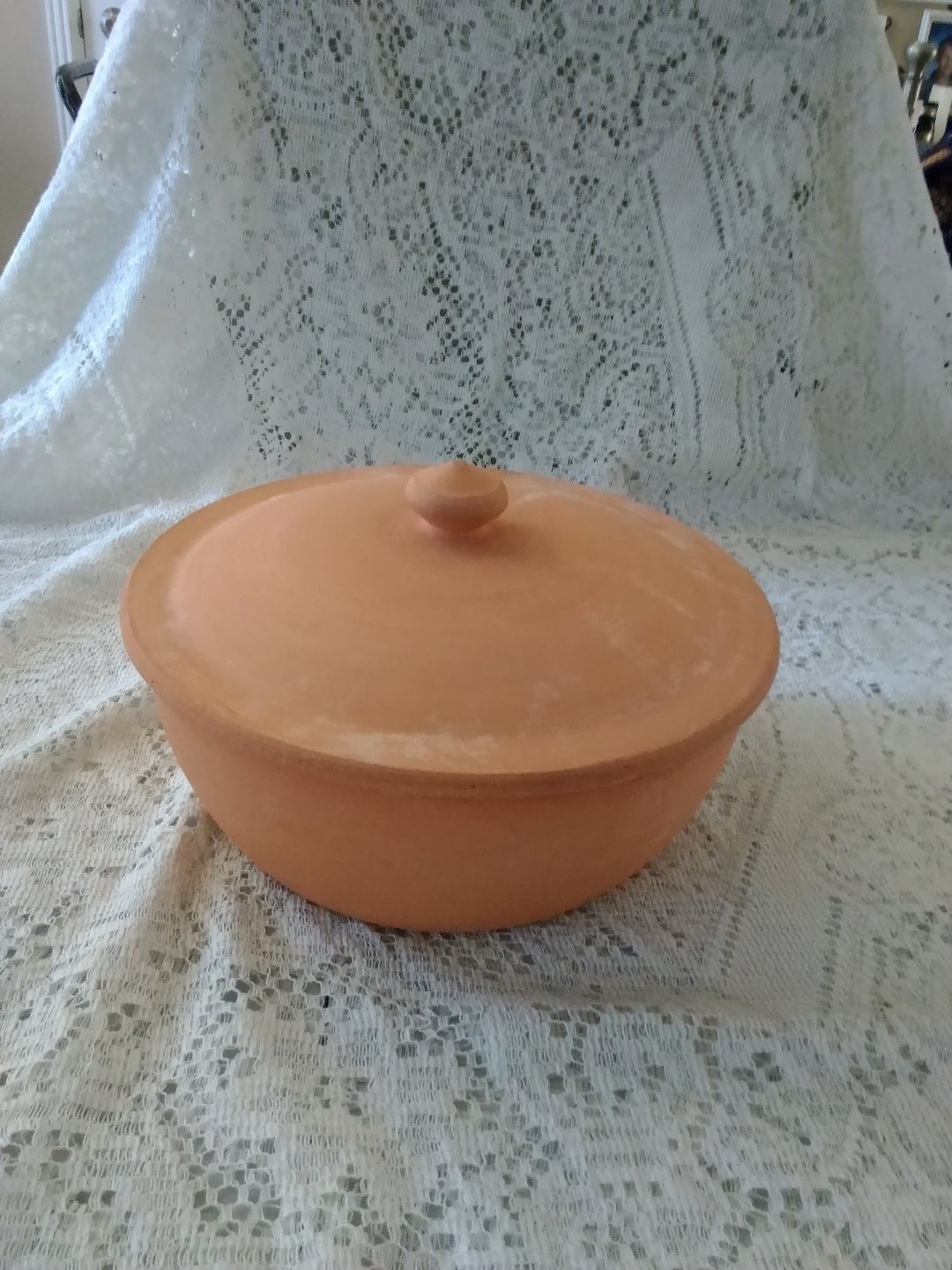 A Red Terracotta 8.5 Inch Clay Roasting Pot With Lid. the Inside of the ...