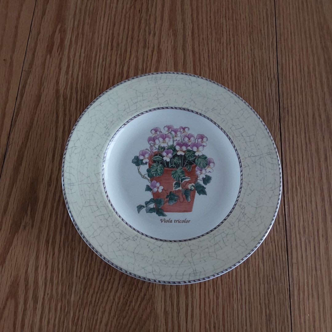 A Marked Wedgwood 8.25" Sarah's Garden Salad or Dessert Plate With ...
