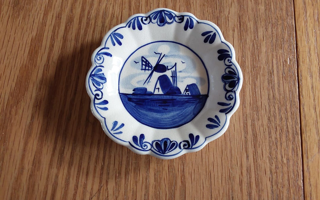 A 4" White Porcelain Dutch Delft Blue Hand Painted Plate With a ...