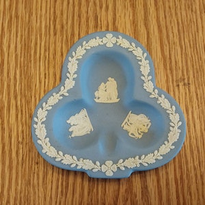 Wedgwood Jasperware 2 Blue Small Clover Shaped Dish With White Carved ...