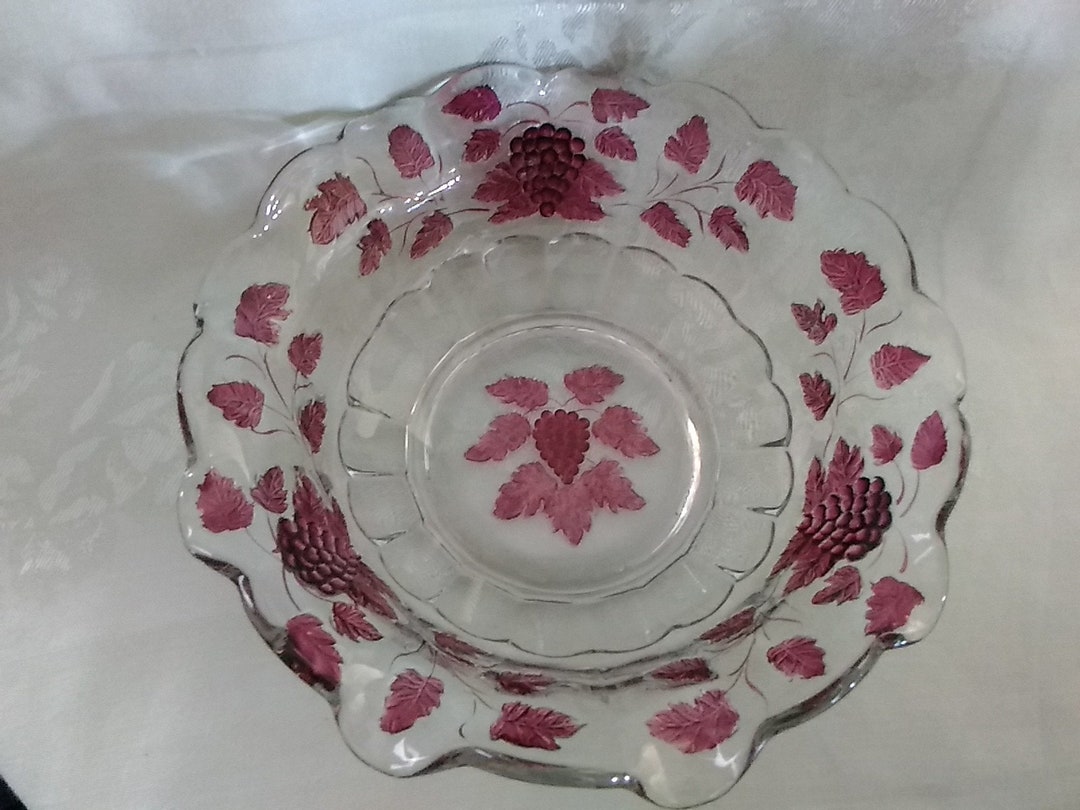 Westmoreland Paneled Bowl of Ruby Flash Embossed Grapes With Double ...