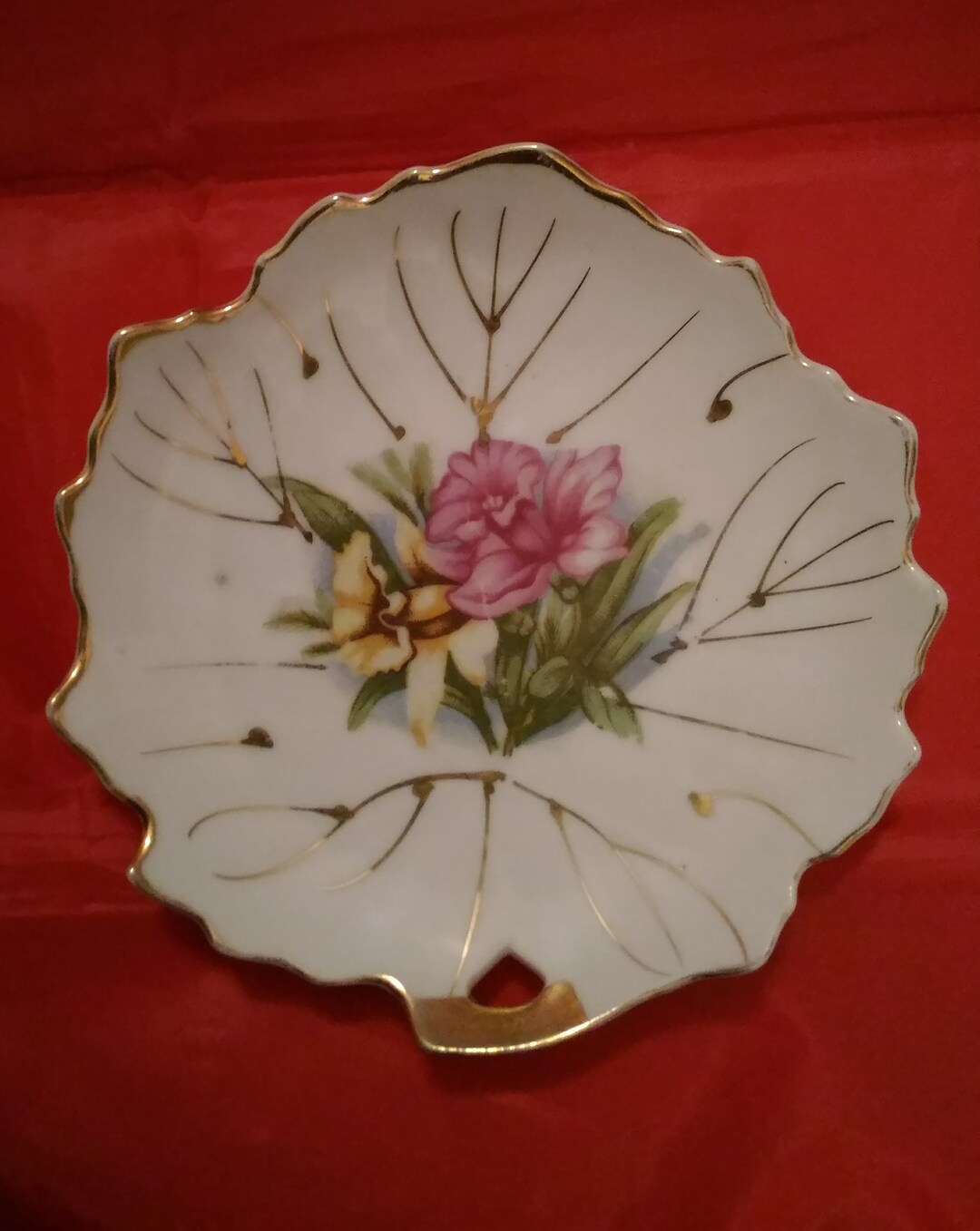 A 6" Nasco White Porcelain Trinket Plate in the Shape of a Leaf, Gold ...