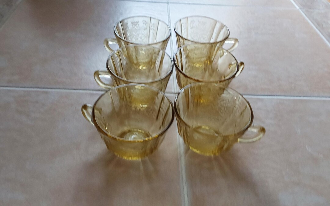 A Matching Set of Yellow Depression Glass Madrid Patterned 6-9 Oz Cups ...