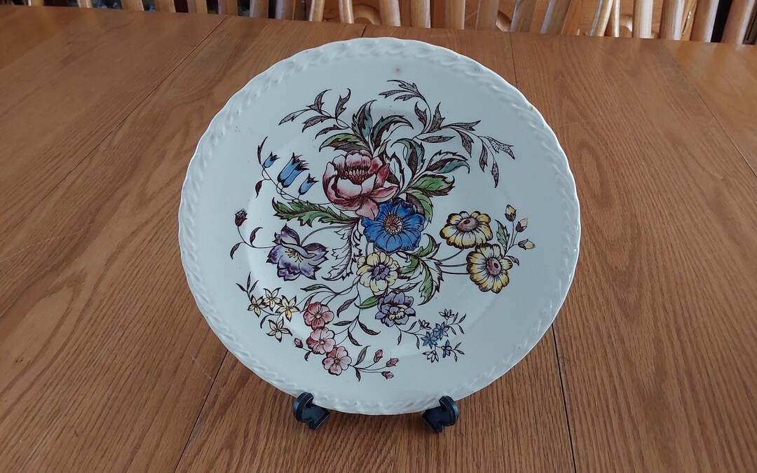 A 1940s Dinner Plate by Vernon Kilns on the 10.25" Wide May Flower ...