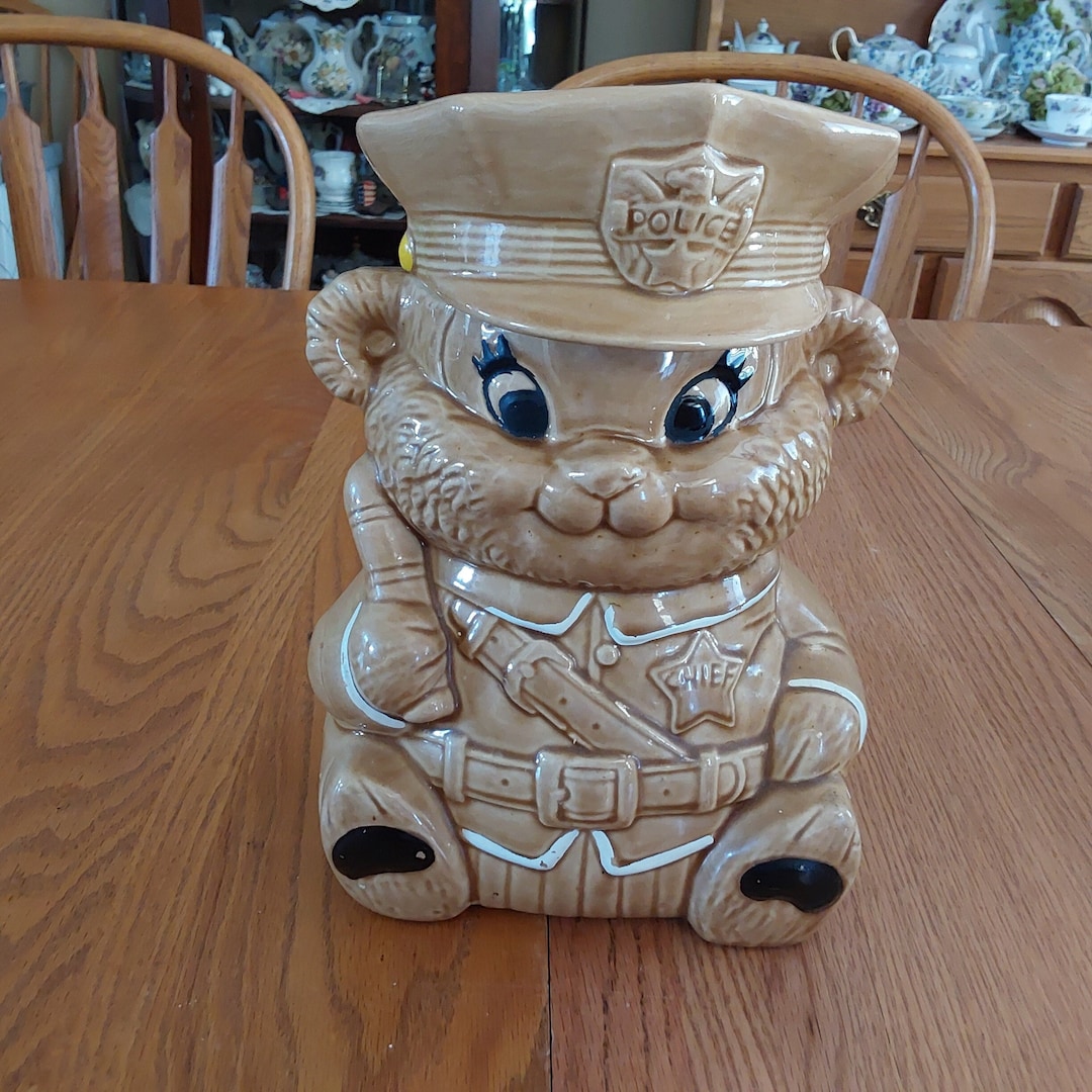 A Twin Winston Stoneware Pottery Tan Teddy Bear Police Chief Cookie Jar ...