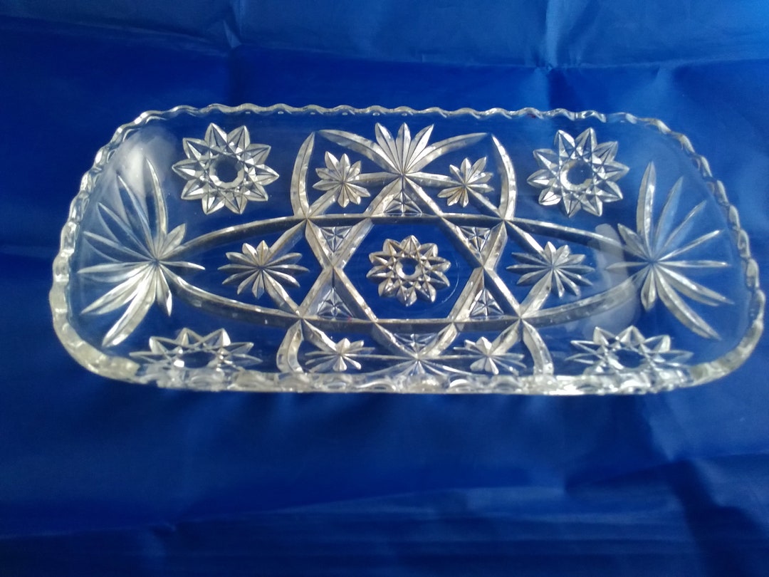 An Anchor Hocking Clear Glass Rectangular Serving Dish in Star of David ...