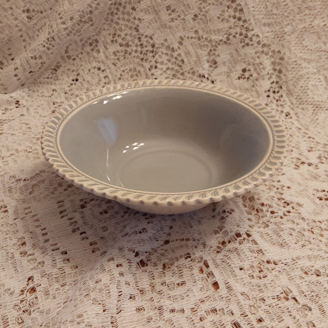 A Gray Hacker Pottery Chesterton Ware 7.5" Wide Bowl With a Rope Like ...