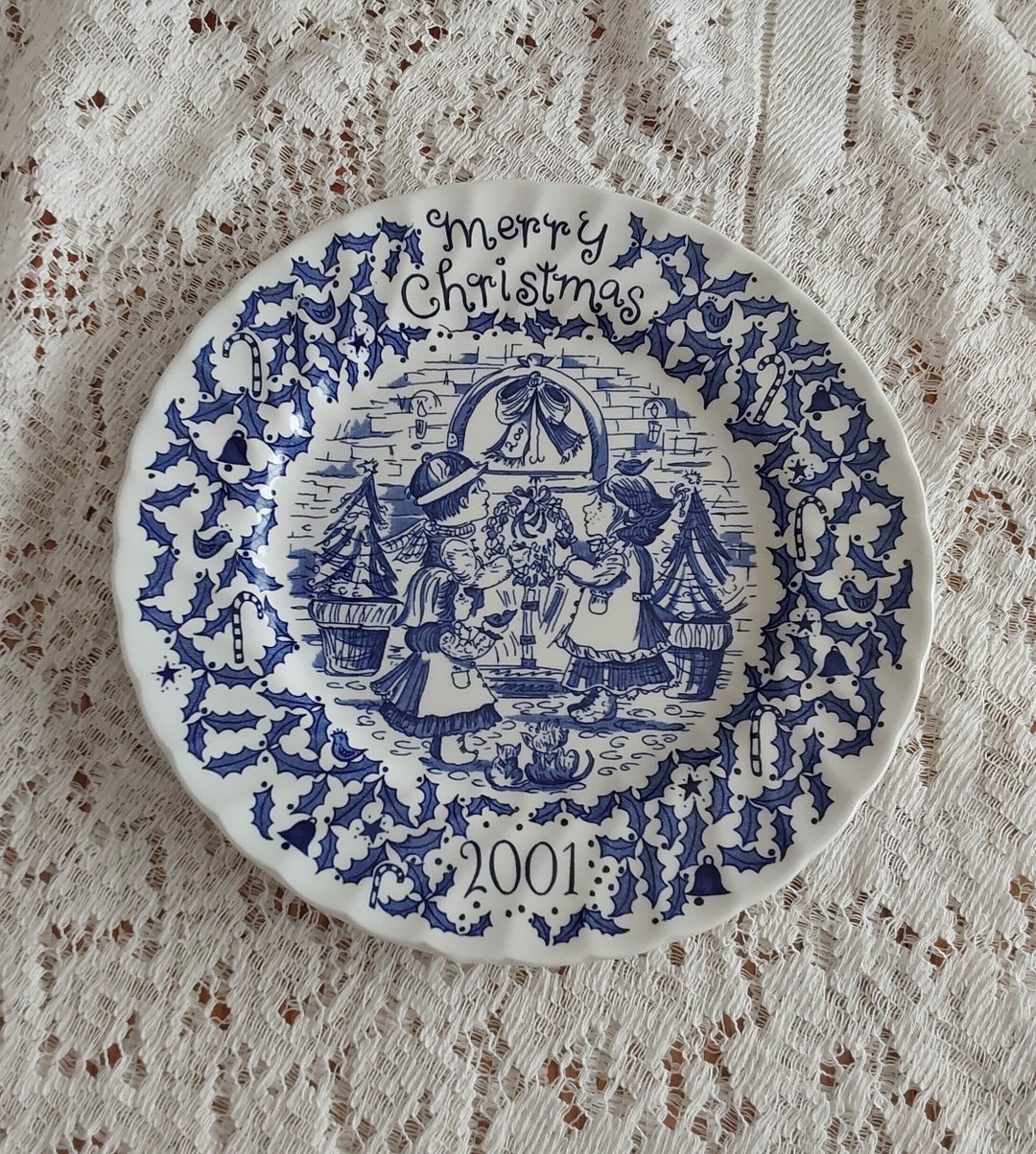 A White Royal Crownford, From England, is a 9.25" Merry Christmas 2001 ...