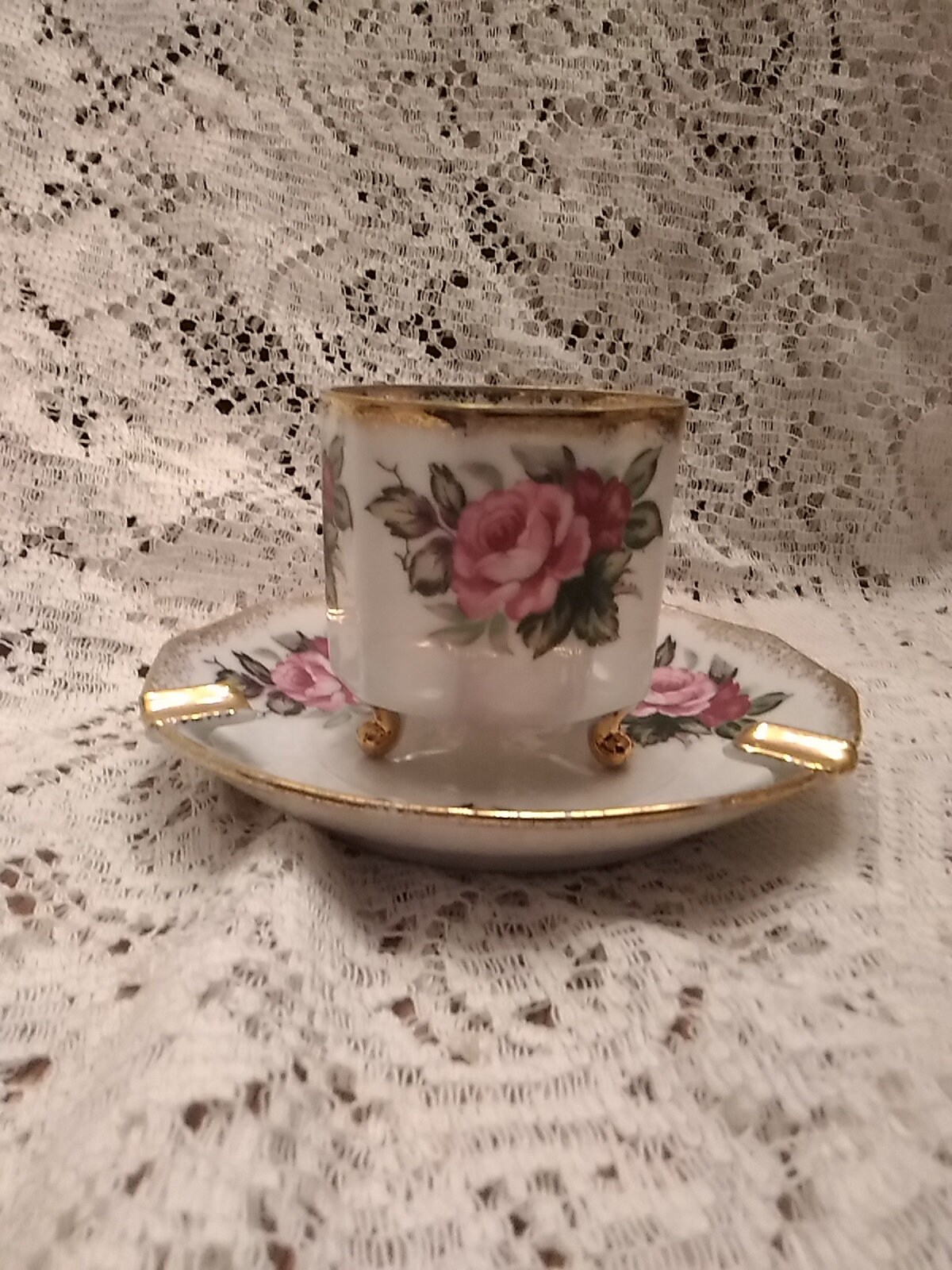 A White Decagon Porcelain Three Toes 5 Oz Cup With Shades of Pink Roses ...