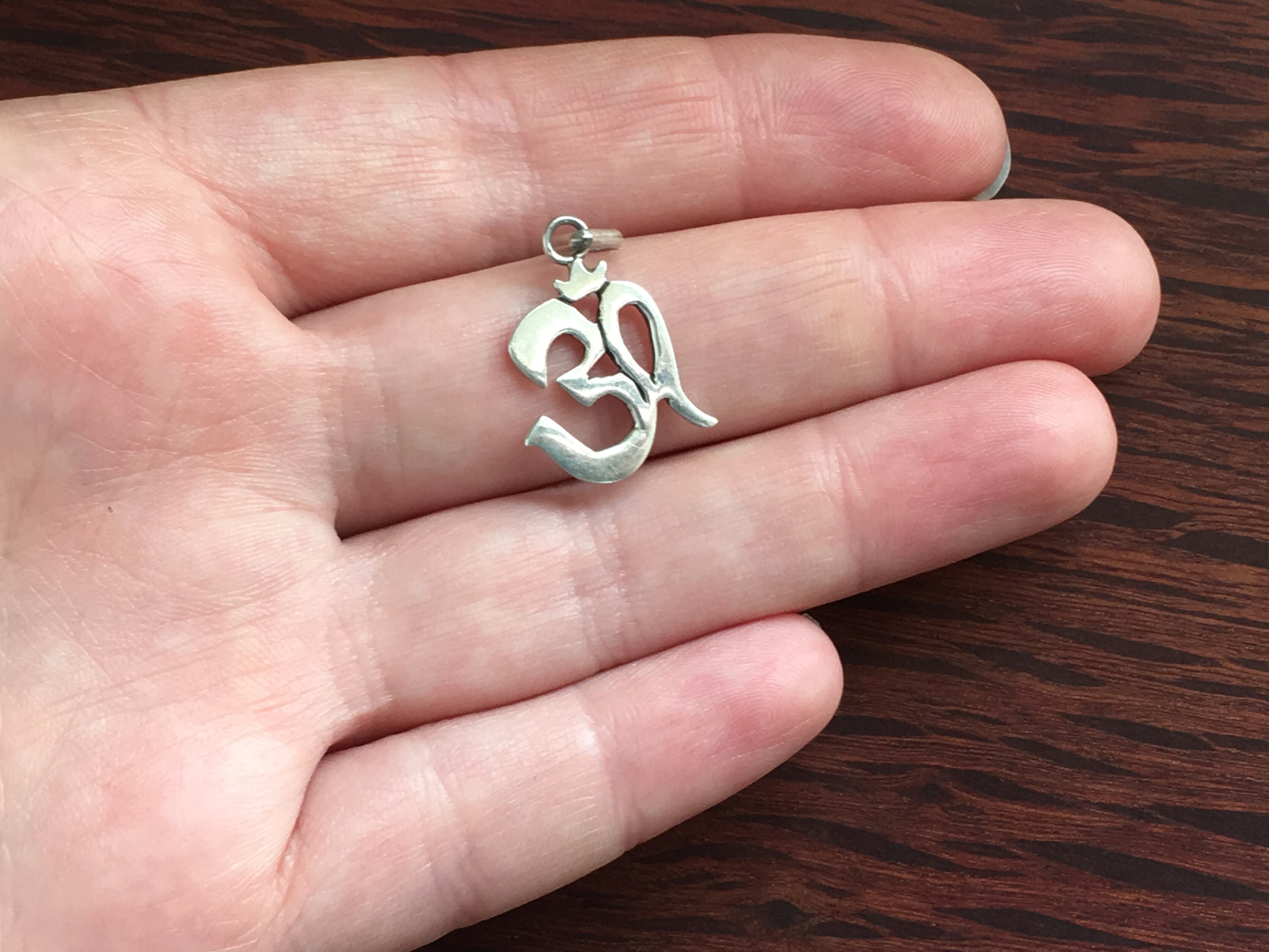 Vintage Sterling Silver Om Symbol Charm - Etsy.de