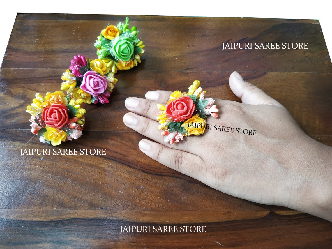 25 Set Mehendi Gifts Potli Bag Ganey Bindi Ring Wedding Favors - Etsy