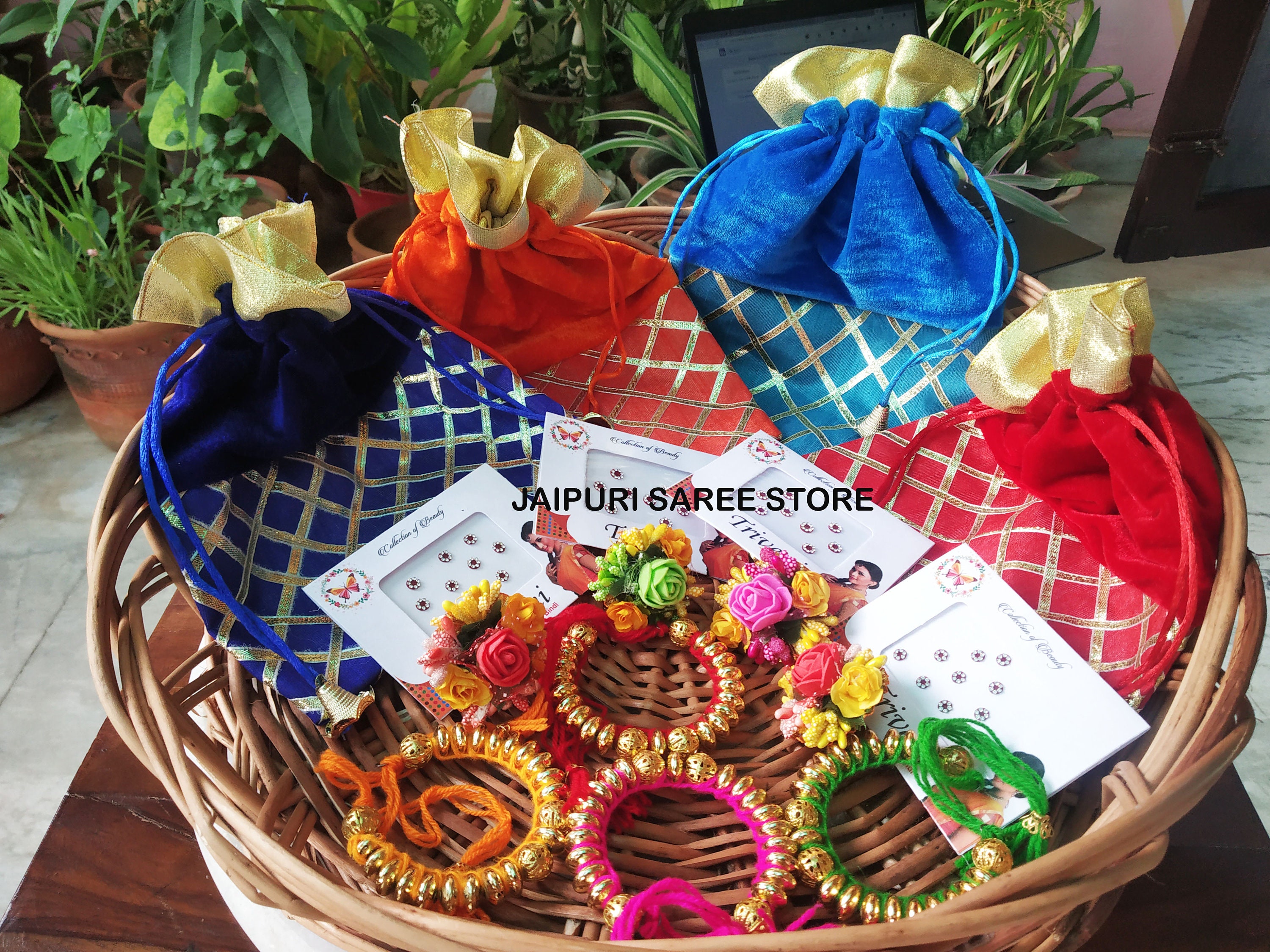 25 Set Mehendi Gifts Potli Bag Ganey Bindi Ring Wedding Favors - Etsy