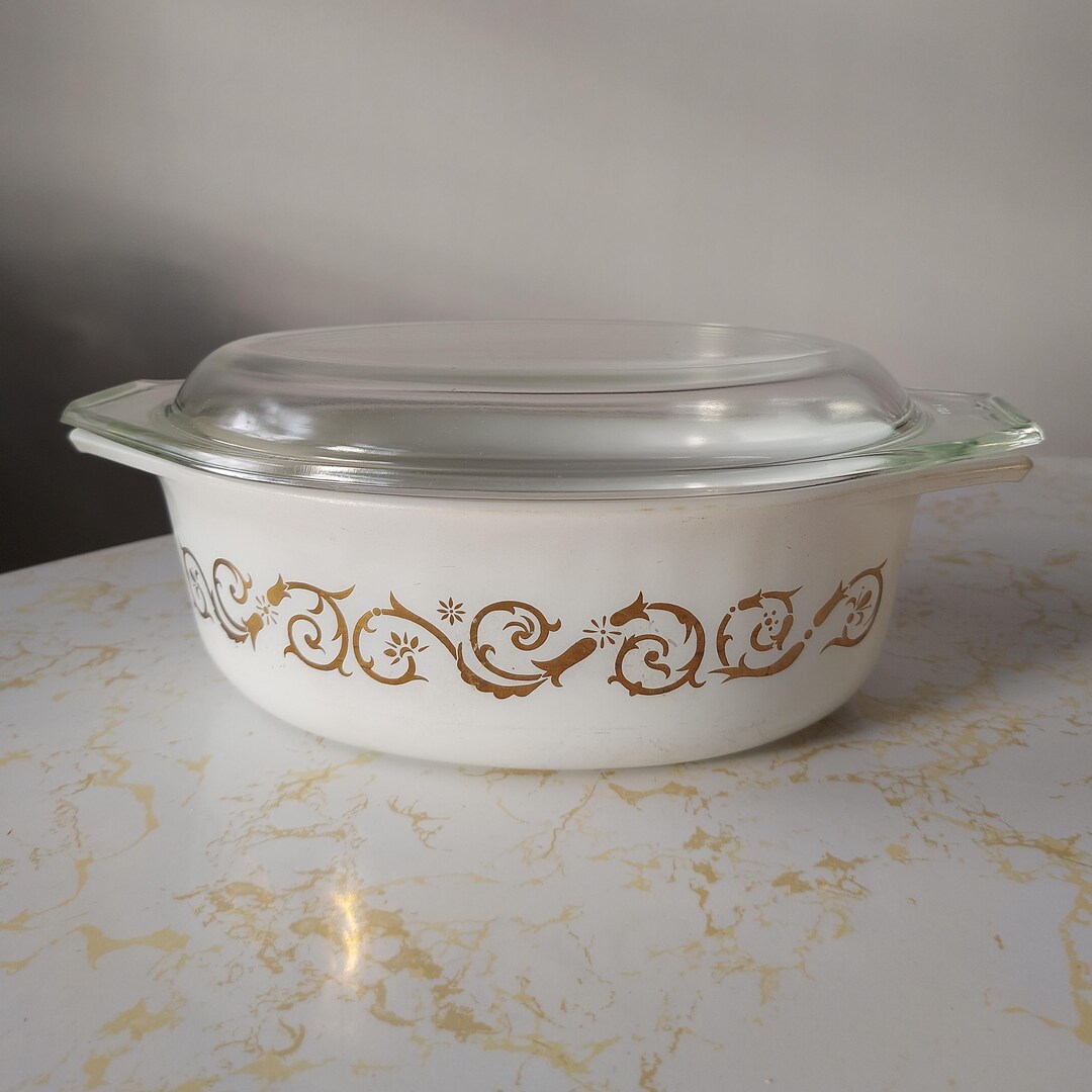 Vintage Pyrex Empire Scroll Gold and White 1.5 Quart Oval Lidded ...
