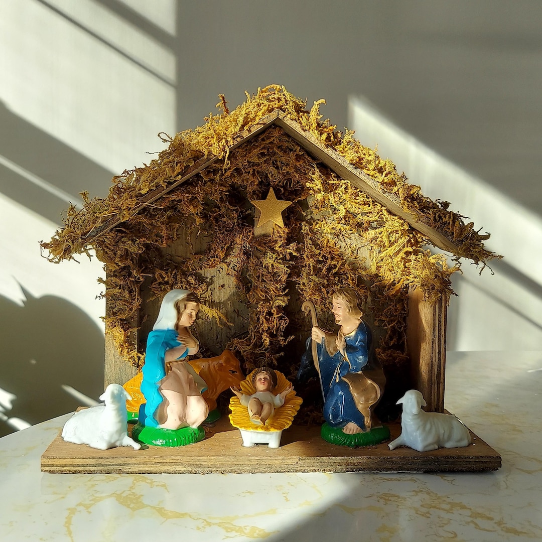 Vintage Nativty Set Traditional Christmas Creche Holy Family Birth of ...