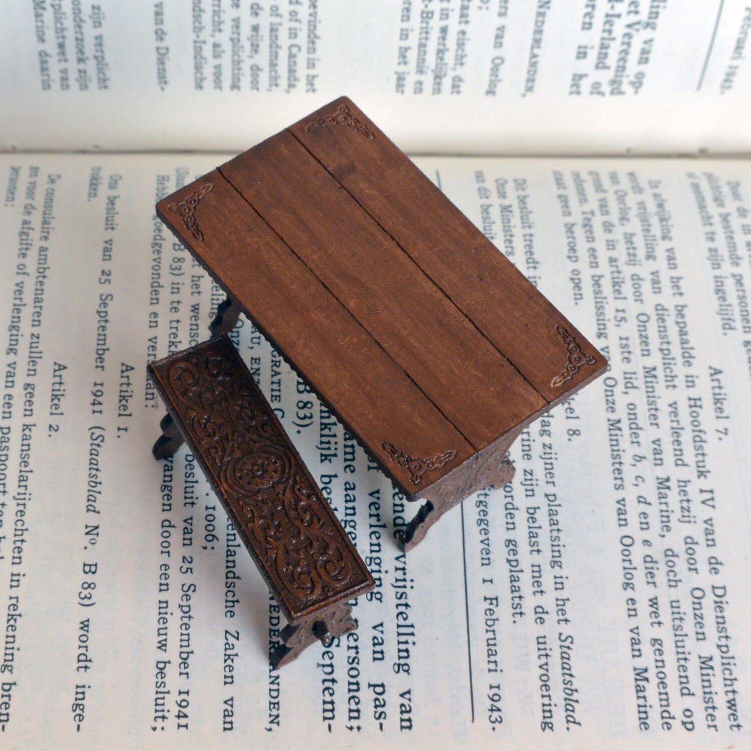 1:24 Bench Dollhouse Miniature Kit | Etsy