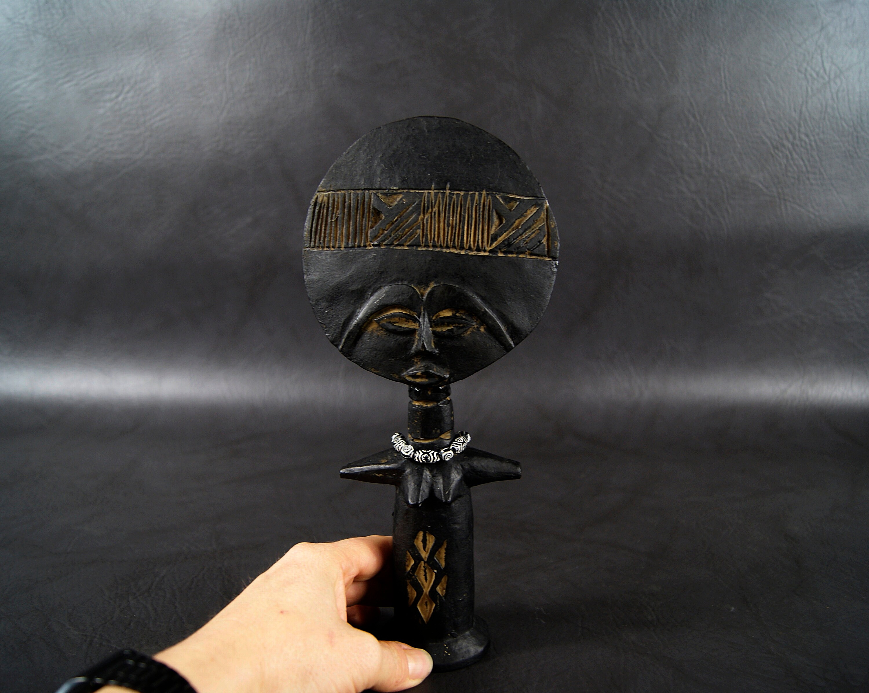 African figure, wooden figurine, sculpture, African kiss hand carved ...
