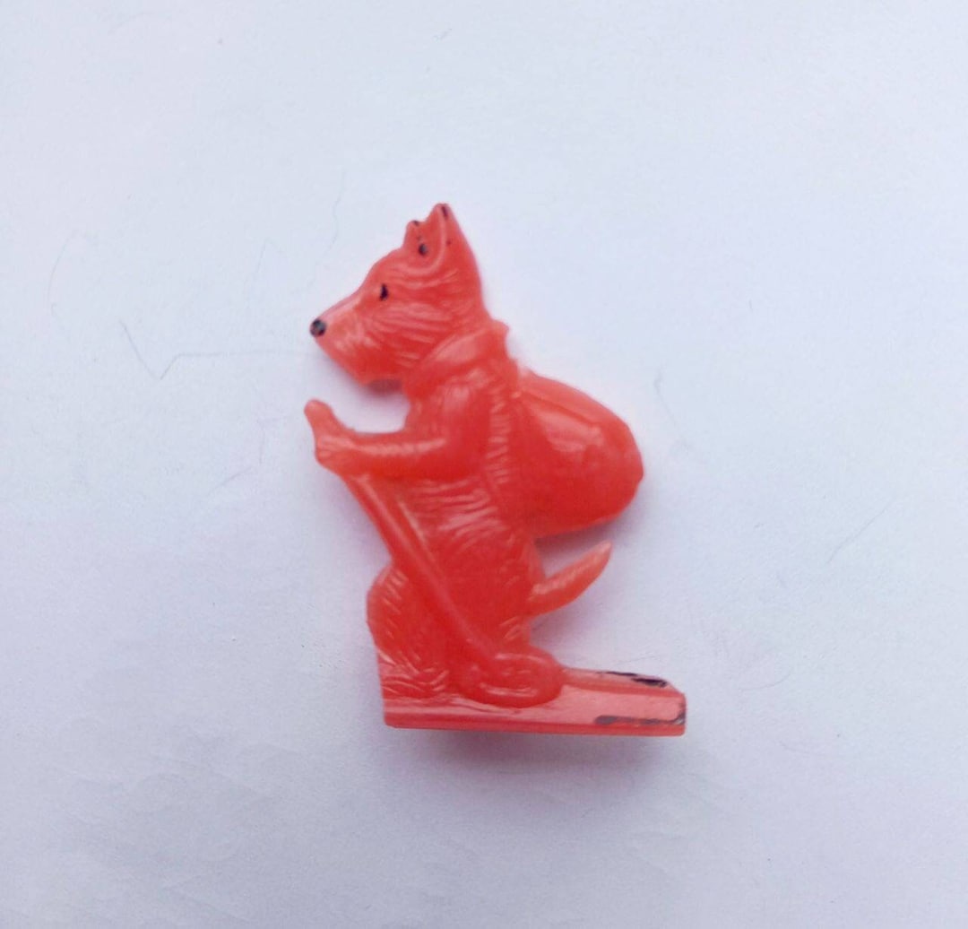 Vintage Red Dog Tourist Badge - Etsy