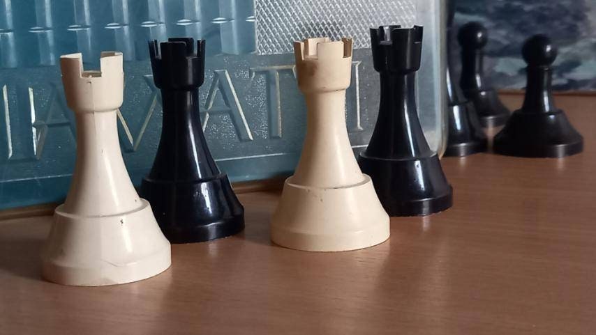 Vintage Soviet Chess Set, Plastic Case, USSR Era - Etsy