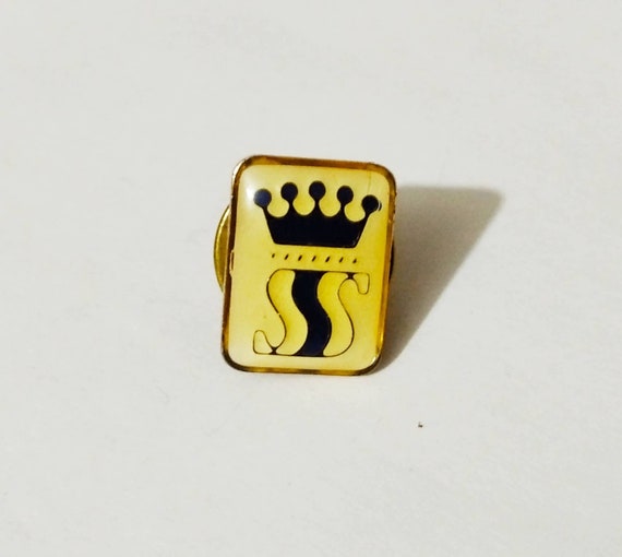 Vintage Chess Badge - Etsy
