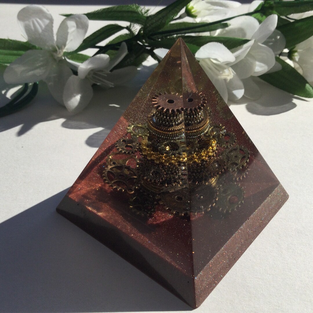 Mini Steampunk Style PYRAMID PAPERWEIGHT With Layered Gears 3x3 8cm/8cm ...