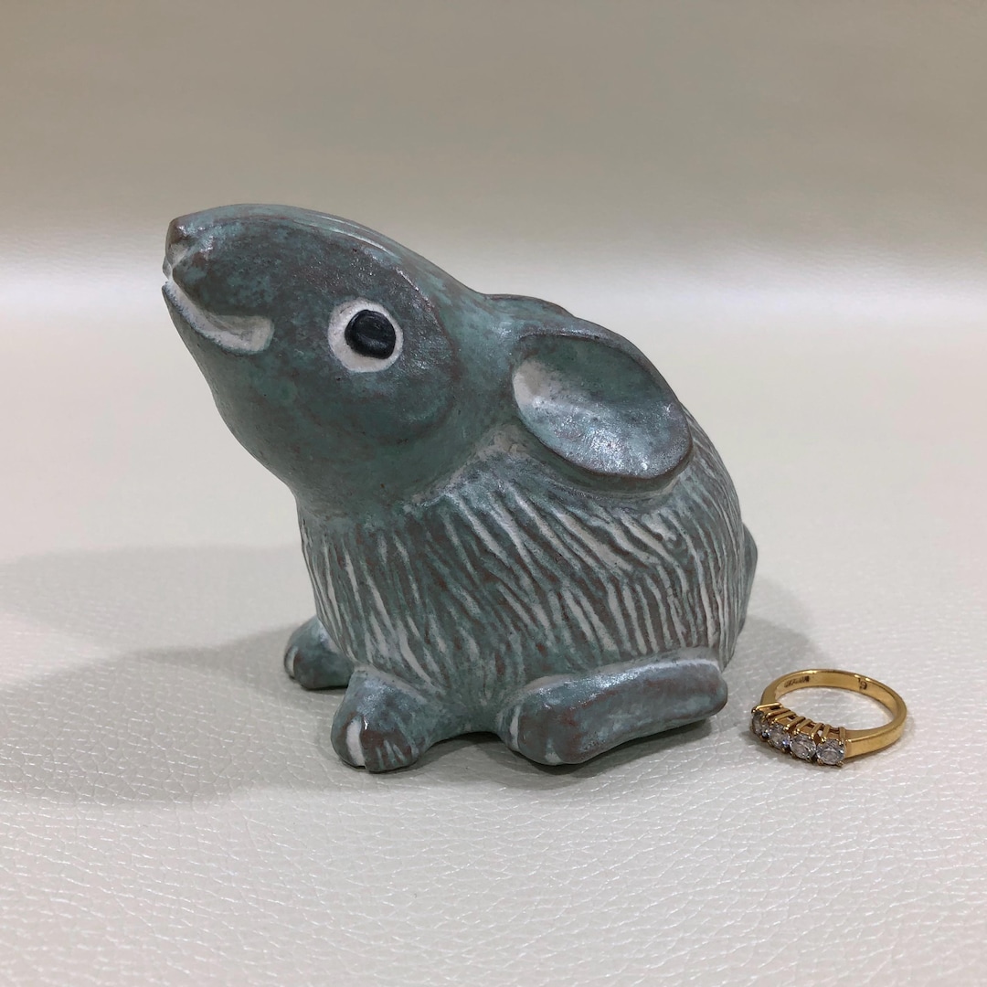 Isabel Bloom SCULPTED CEMENT RABBIT Figurine 2.75" ~ Hand Crafted ...