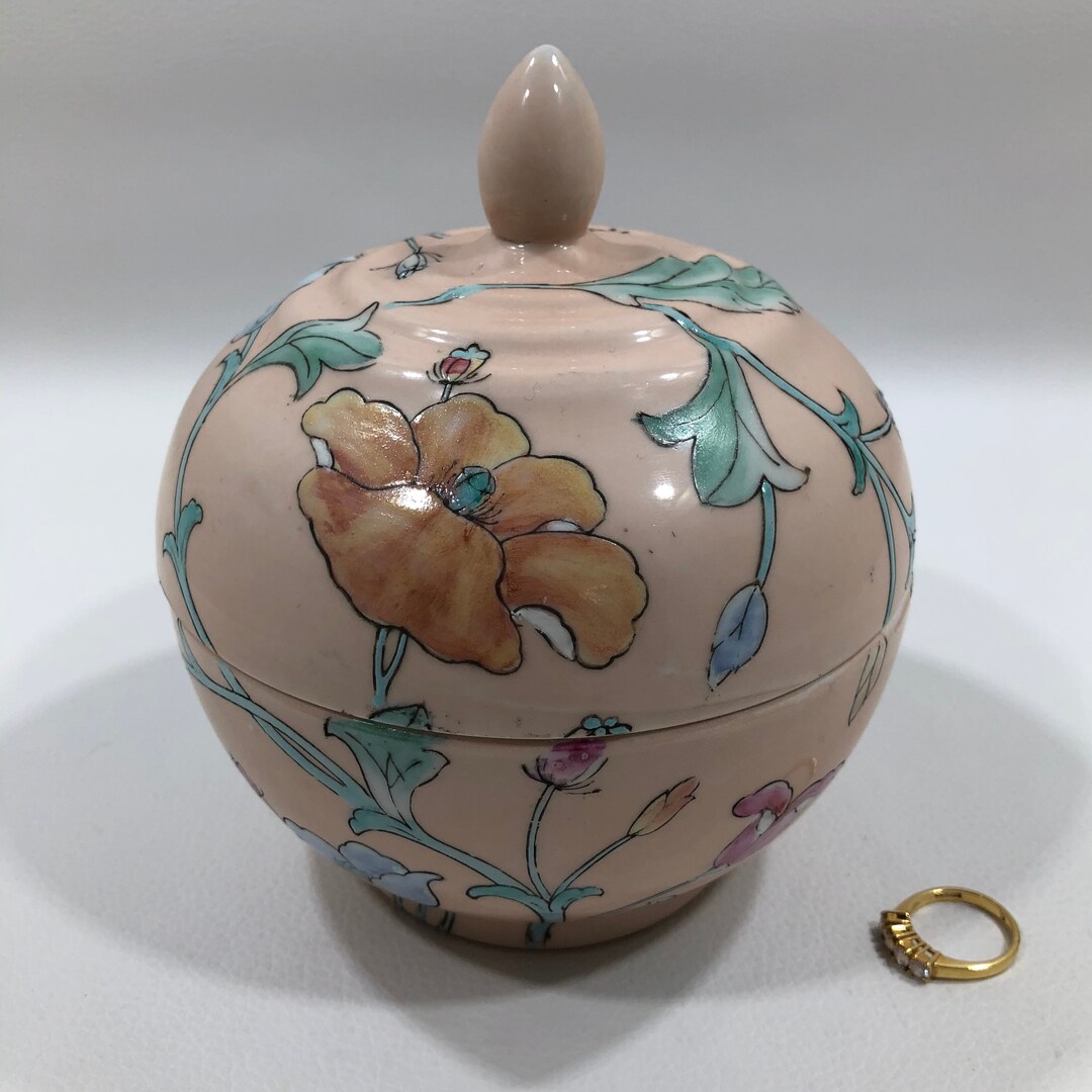 Chinese TOYO PORCELAIN JAR W/ Hand Painted Embossed Poppy Flowers ...