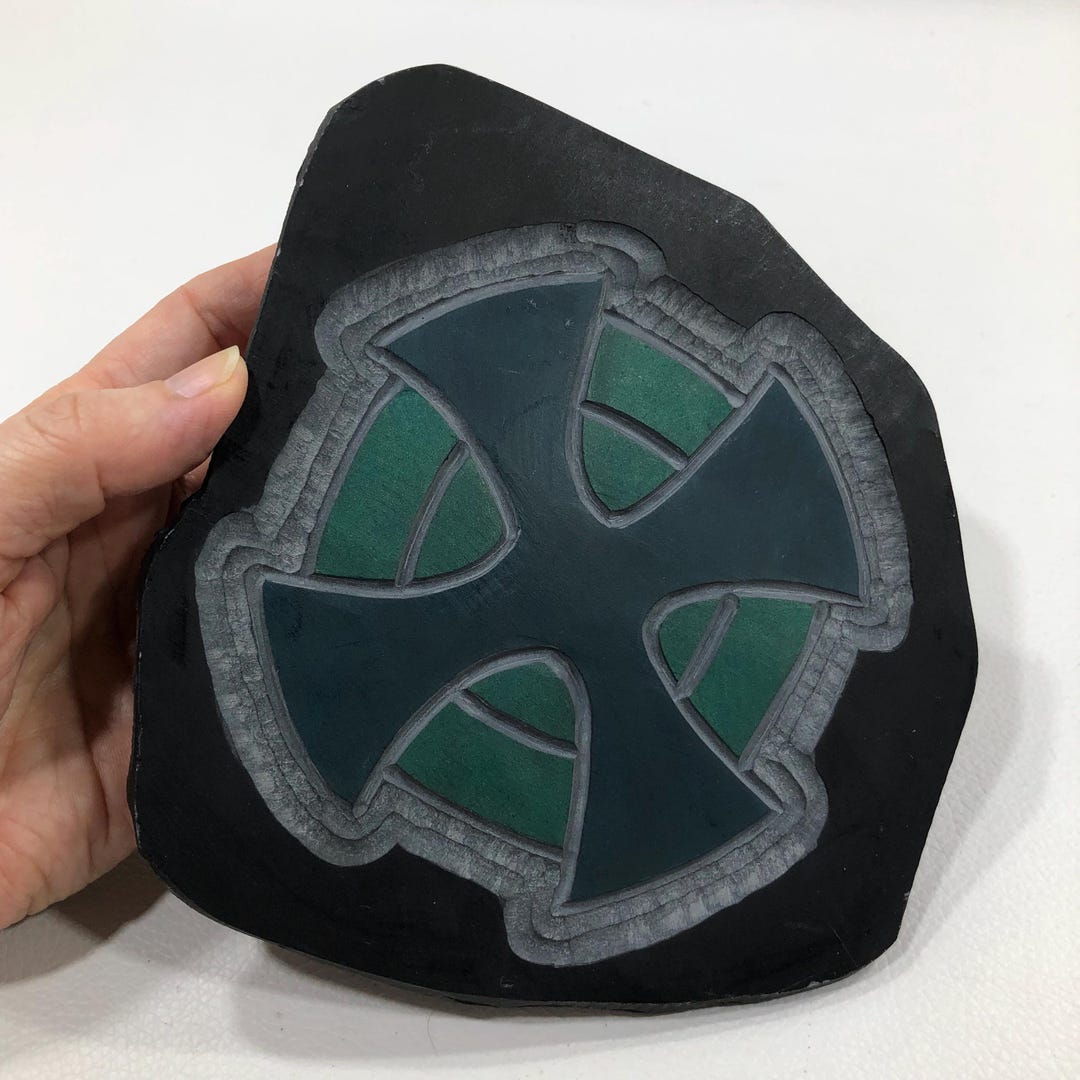 Irish Celtic Cross SLATE WALL PLAQUE by Reg Beach ~ Black/green Hand ...