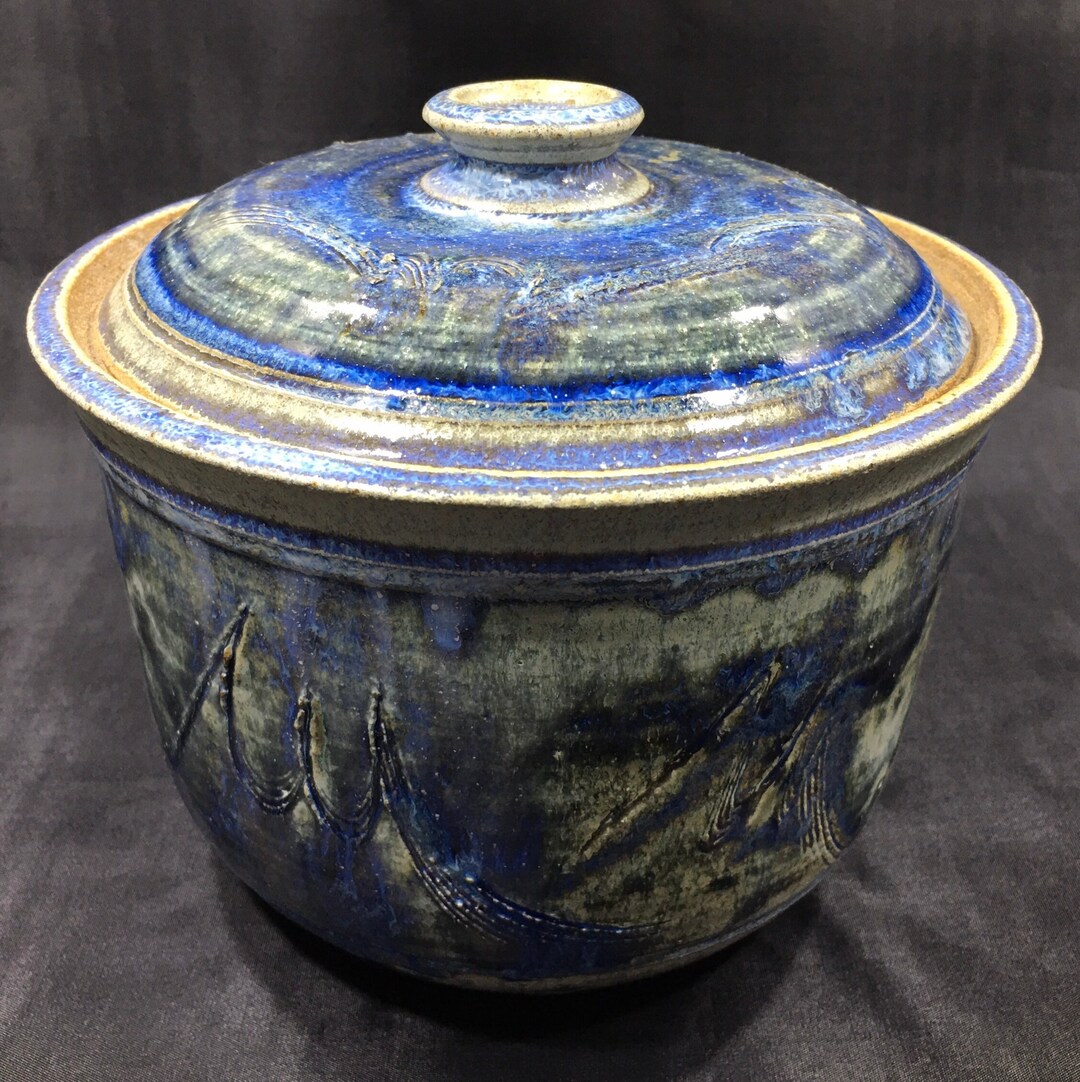 Handmade STONEWARE POTTERY CASSEROLE W/ Lid ~ Blue Glazed Incised Round ...