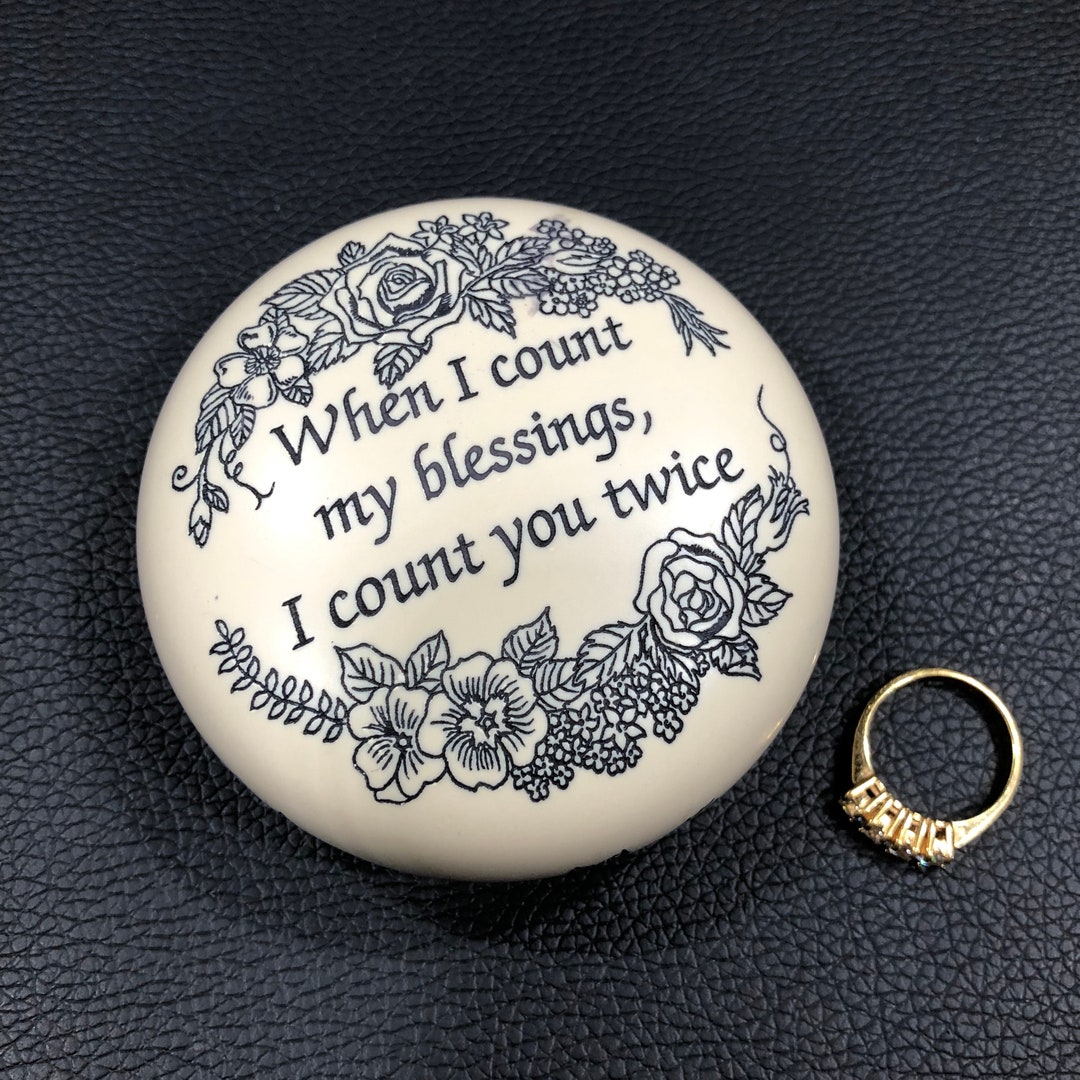 CONCORD PAPERWEIGHT Count Blessings Made in England 3" ~ Scrimshaw ...