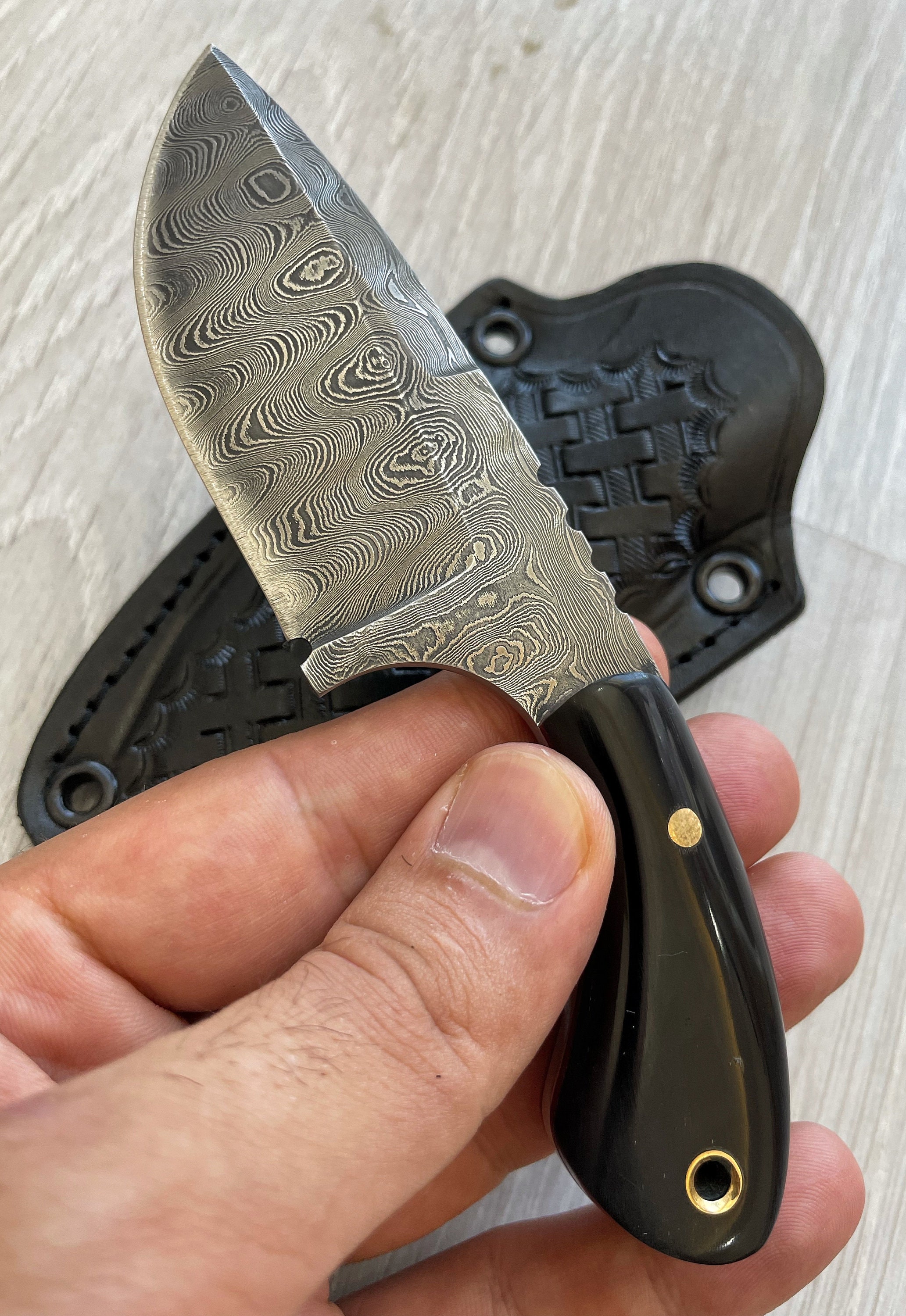 REAL DAMASCUS Skinning Knife – Cow Horn Handle – 150 Layers – Full Tang ...