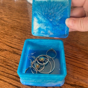 Handcrafted Jewelry Box, Square Shape Epoxy Resin Jewelry Box With Lid ...